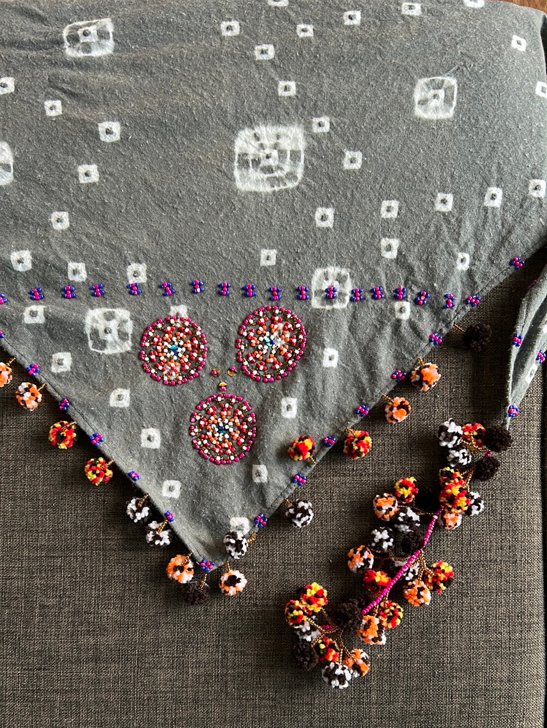 Gry/Fuschia Datu Tangkulo Scarf (indigenous) – KINDOM